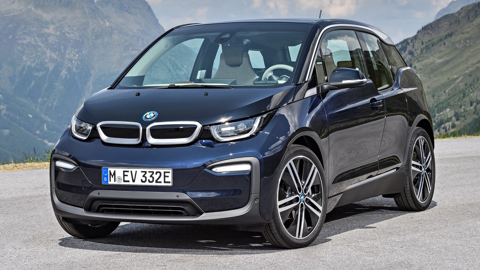 Best Small Electric Car 2023 - AutomoBible